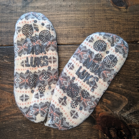 Muk Luks | Shoes | Muks Luks Slippers | Poshmark